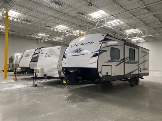 APPLE RV & BOAT STORAGE - Updated December 2025 - 26 Photos - 15000 ...
