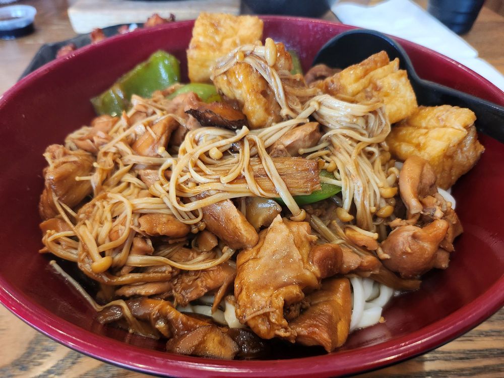 YANG’S BRAISED CHICKEN RICE - Updated August 2024 - 130-8100 Ackroyd ...