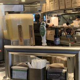 SHAKE SHACK NEWBURY STREET - Updated July 2025 - 461 Photos & 468 ...