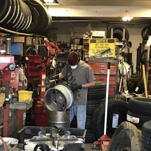 DISCOUNT TIRE - Updated December 2025 - 26 Photos & 144 Reviews - 2000 ...