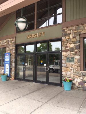 ARDSLEY TRAVEL PLAZA - Updated August 2025 - 14 Photos - New York State ...