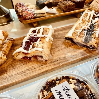 BAKERS ON BROAD - Updated December 2025 - 46 Photos & 18 Reviews - 95 ...