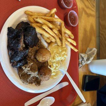 CURRITUCK BBQ - Updated August 2024 - 25 Reviews - 118 S Hughes Blvd ...