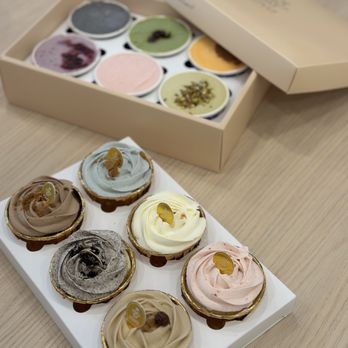 VAVA DESIGNER CAKES - Updated December 2025 - 57 Photos - 620 Yonge St ...