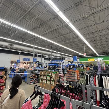WALMART - Updated December 2025 - 50 Photos & 80 Reviews - 1460 Golf Rd ...