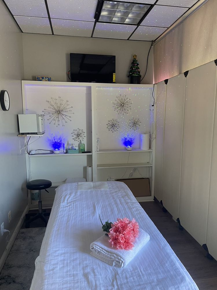 BLUE MOON SPA - Updated December 2025 - 16 Photos - 1515 Montgomery Dr ...