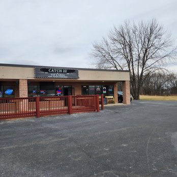 CATCH 22 TAP AND GRILL - Updated April 2026 - 10 Photos - 4000 N ...