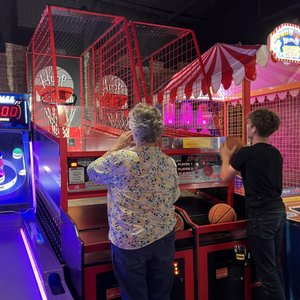 THE ORIGINAL PINBALLZ ARCADE - 353 Photos & 595 Reviews - 8940 Research ...