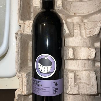 ROUND BARN WINERY & ESTATE - Updated December 2025 - 349 Photos & 337 ...