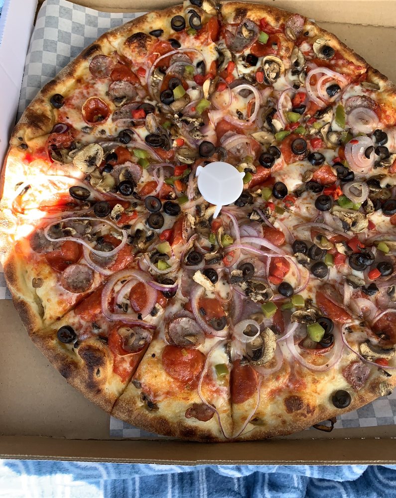 FLAT EARTH PIZZA - Updated September 2024 - 209 Photos & 352 Reviews ...