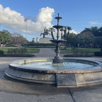 JACKSON SQUARE - Updated October 2025 - 2287 Photos & 526 Reviews - 751 ...