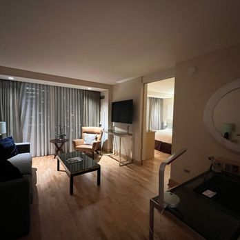 RADISSON BLU AQUA HOTEL, CHICAGO - Updated June 2025 - 644 Photos & 435 ...