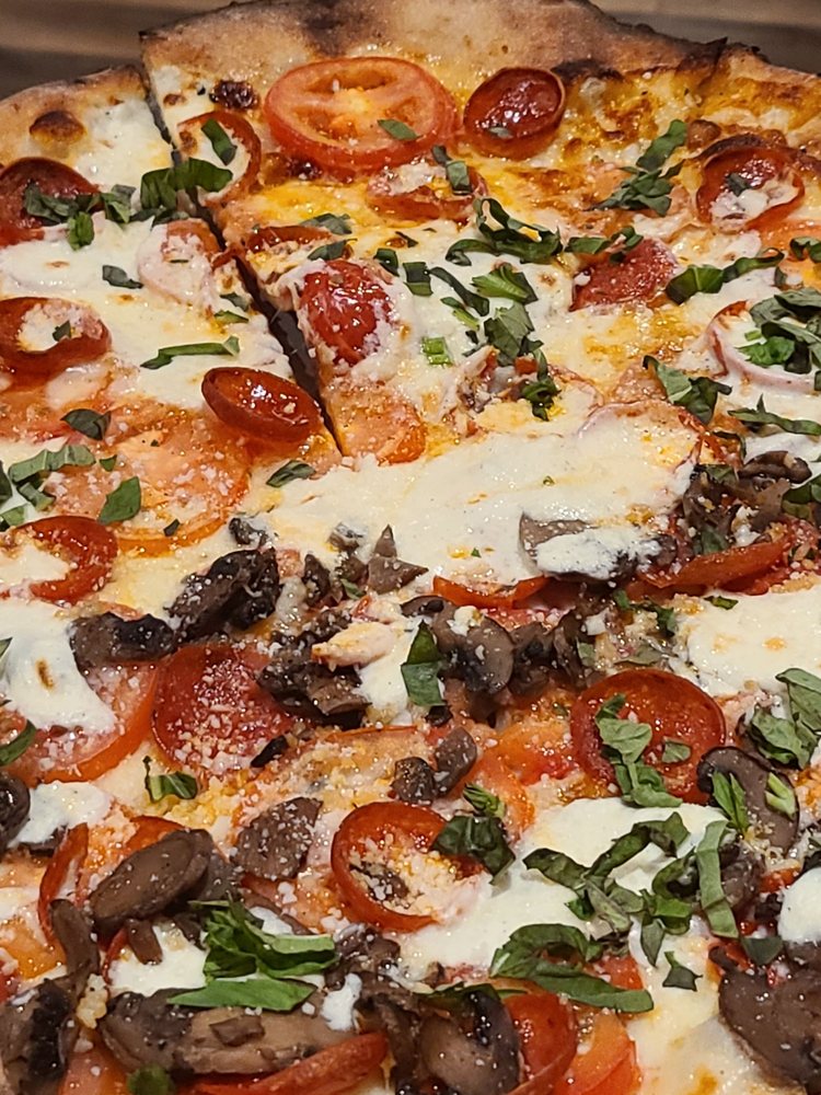 FIRE ENGINE PIZZA COMPANY - Updated October 2025 - 122 Photos & 122 ...