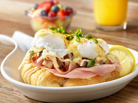 AWAKE - 685 Photos & 648 Reviews - 15203 Knoll Trail Dr, Dallas, Texas ...