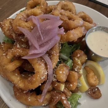 HUB RESTAURANT & ICE CREAMERY - Updated March 2025 - 1151 Photos & 1525 ...