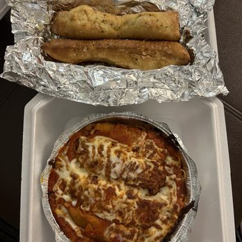 Roma's pizza and pasta store