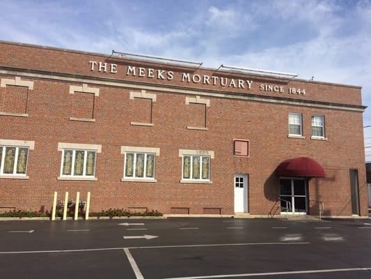THE MEEKS MORTUARY & CREMATORY - Updated December 2025 - 16 Photos ...