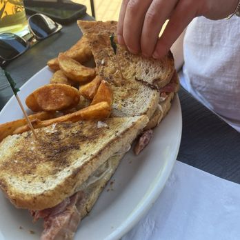 BD RILEY’S IRISH PUB AT MUELLER - Updated December 2024 - 463 Photos ...