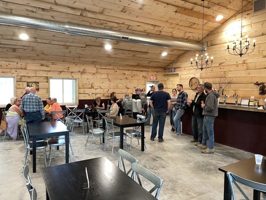 POUR MICHIGAN WINE BARN - Updated September 2025 - 33 Photos & 12 ...