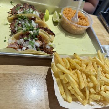 ALE TACO - Updated February 2025 - 372 Photos & 402 Reviews - 880 ...