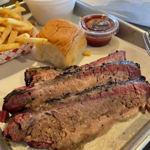 FIREHOUSE QUE & BREW - 284 Photos & 455 Reviews - 1019 S Main Ave ...