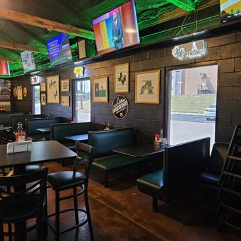 STINGERS BAR & GRILL - Updated October 2025 - 46 Photos & 46 Reviews ...