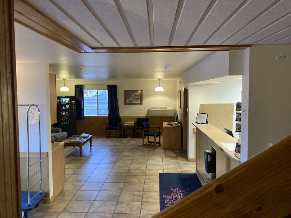 WESTERN EXECUTIVE INN - Updated May 2026 - 10 Photos - 3121 King Ave W ...