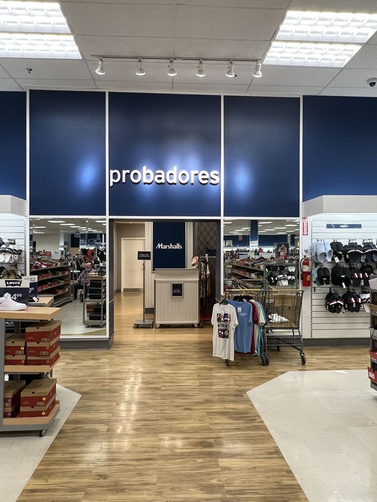 MARSHALLS - 27 Photos - Ave Monte Hiedra & Calle Los Romeros, San Juan ...