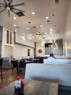 ROUNDABOUT GRILL - Updated January 2026 - 156 Photos & 200 Reviews ...