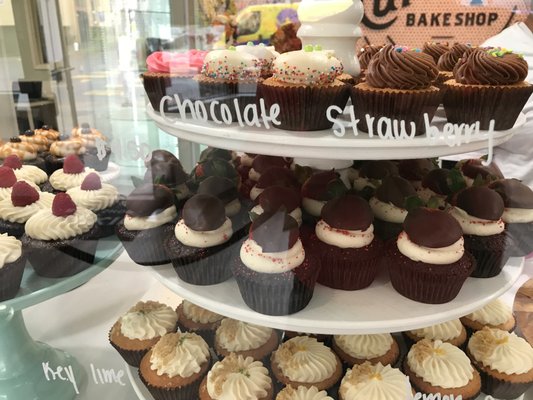 CUPCAKIN’ BAKE SHOP - Updated October 2025 - 261 Photos & 173 Reviews ...