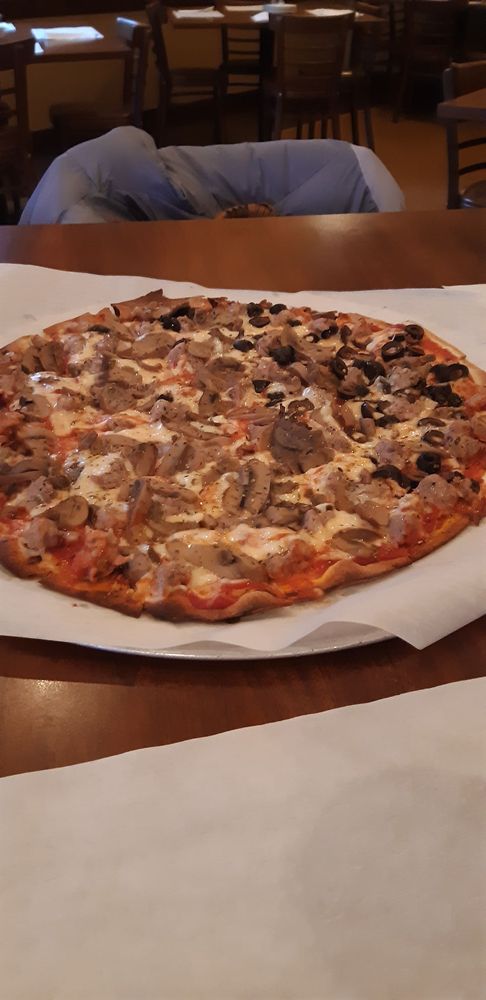 BERNIE’S HOMETOWN PIZZERIA - Updated June 2024 - 39 Reviews - 1238 ...