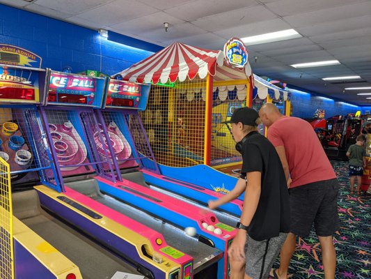 SANDY NICKELCADE ARCADE - Updated December 2025 - 138 Photos & 48 ...