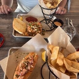 PINCHY’S LOBSTER & RAWBAR - Updated July 2025 - 300 Photos & 217 ...