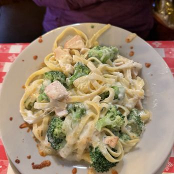 SPAGHETTI WORKS - Updated December 2025 - 269 Photos & 507 Reviews ...
