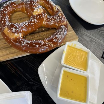 808 CRAFT HOUSE - Updated January 2025 - 166 Photos & 116 Reviews - 92 ...