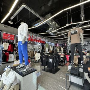 ALO - Updated December 2025 - 3720 S Las Vegas Blvd, Las Vegas, Nevada ...