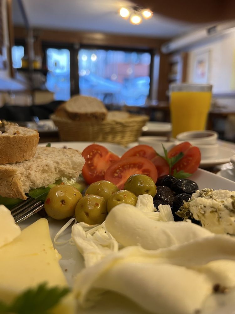 VAN KAHVALTI EVI - 142 Photos & 127 Reviews - Kılıç Ali Paşa Mah ...