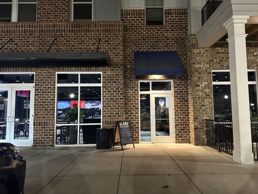 THE OWNERS BOX SPORTS BAR & GRILL - Updated June 2025 - 37 Photos & 53 ...