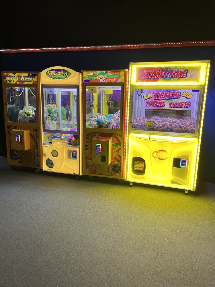 SKATES 280 - Updated December 2025 - 21 Photos & 38 Reviews - 7043 ...