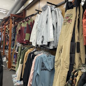 WAVE RAVE SNOWBOARD SHOP - 27 Photos & 226 Reviews - Ski & Snowboard ...