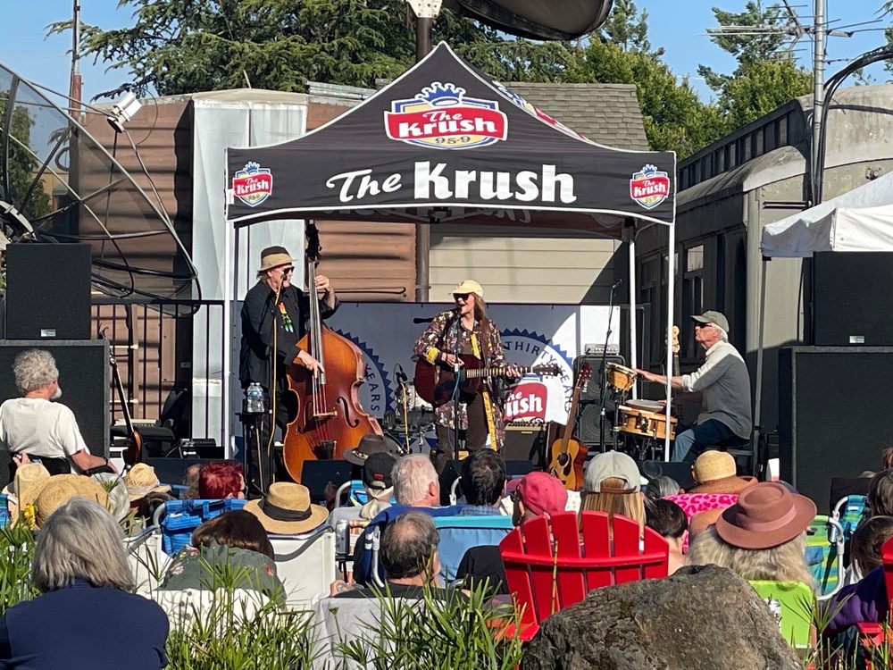 THE KRUSH 95.9 FM KRSH - Updated August 2025 - 11 Reviews - 3565 ...