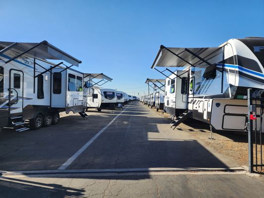 CAMPING WORLD RV SALES - Updated January 2026 - 133 Photos & 224 ...