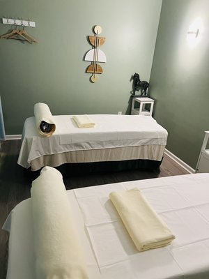 MOONLIGHT SPA - Updated October 2025 - 33 Photos - 713 Anderson Ave ...