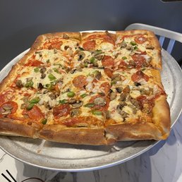 HAWTHORNE’S NY PIZZA & BAR - Updated December 2025 - 41 Photos & 41 ...