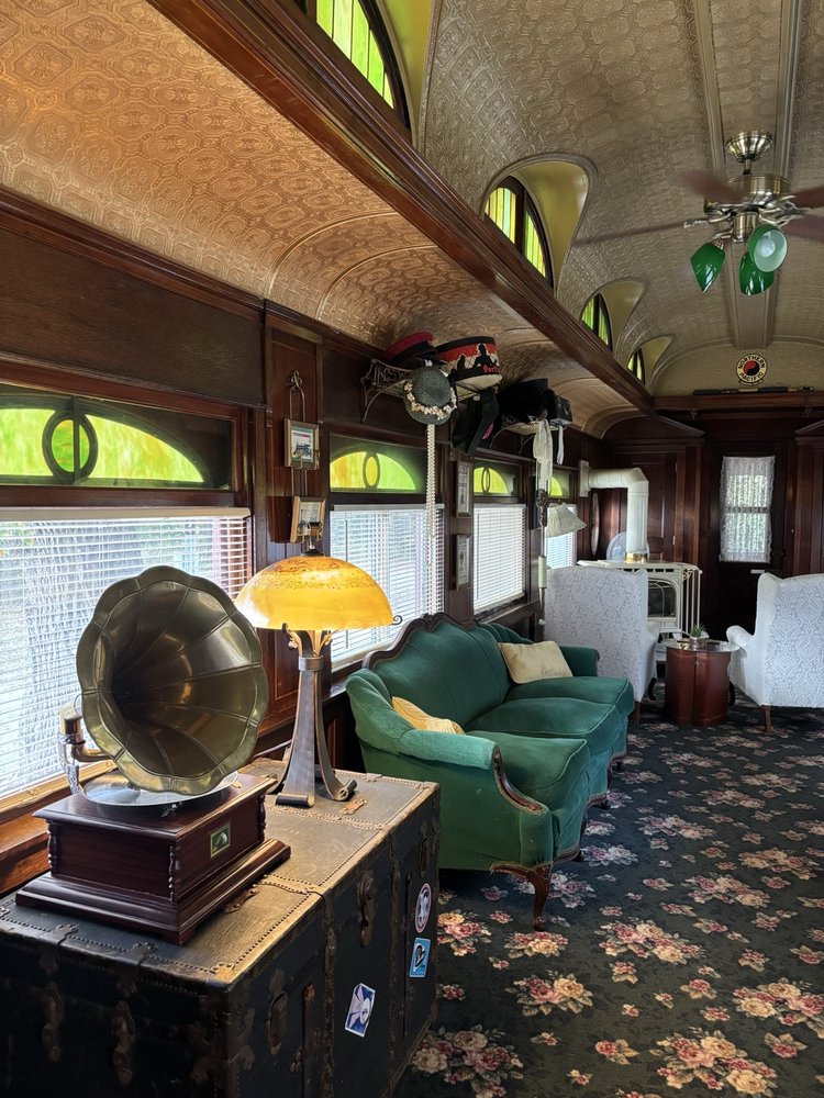 WHISTLE STOP INN BED & BREAKFAST - Updated December 2025 - 34 Photos ...