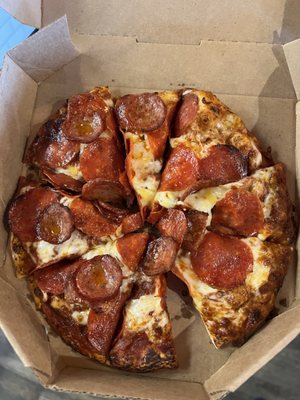 ROUND TABLE PIZZA - Updated December 2025 - 54 Photos & 67 Reviews ...