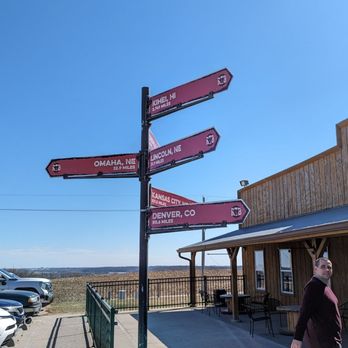 ROUND THE BEND STEAKHOUSE - Updated June 2025 - 185 Photos & 162 ...