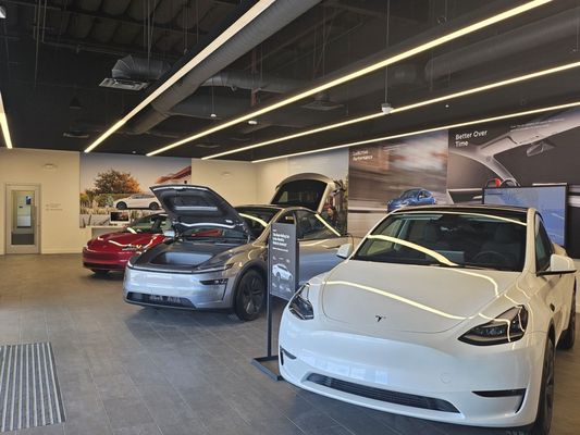 TESLA SERVICE CENTER - Updated October 2025 - 55 Photos & 30 Reviews ...