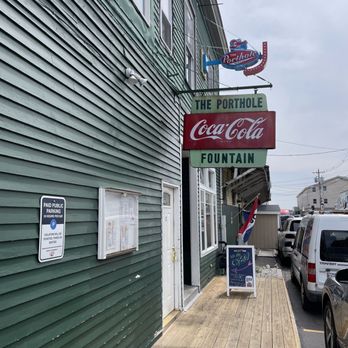 THE PORTHOLE RESTAURANT & PUB - Updated May 2024 - 858 Photos & 703 ...