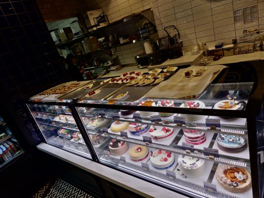 PARIS BAGUETTE - Updated May 2025 - 32 Photos & 31 Reviews - 549 ...